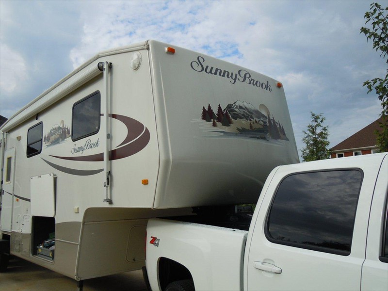 Sunnybrook TITAN LX Fifth Wheel. Photos, Brochure, Build Sheet