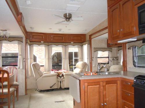 Sunnybrook TITAN LX Fifth Wheel. Photos, Brochure, Build Sheet