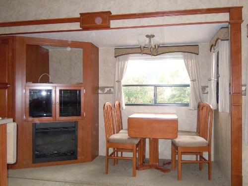 Sunnybrook TITAN LX Fifth Wheel. Photos, Brochure, Build Sheet