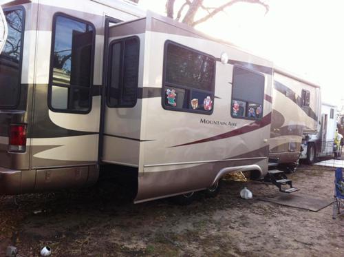 2002 Newmar Mountain Aire Fifth Wheel