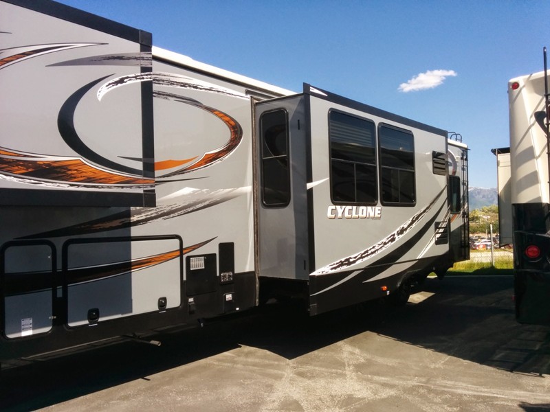 2015 Heartland Cyclone CY4200, PHOTOS, Details, Brochure, Floorplan