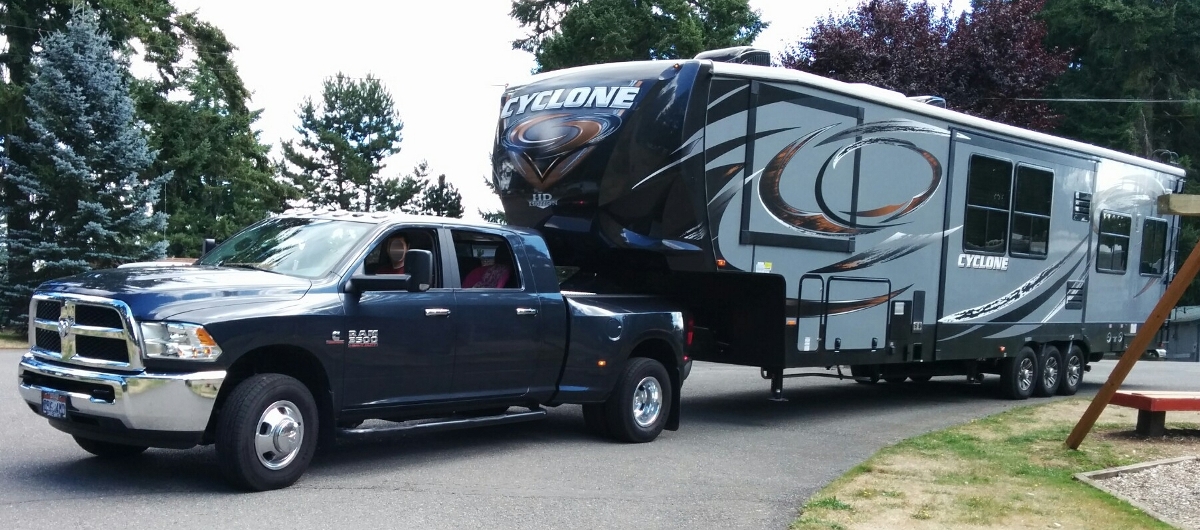 2015 Heartland Cyclone CY4200 - Fifth Wheel - Toy Hauler