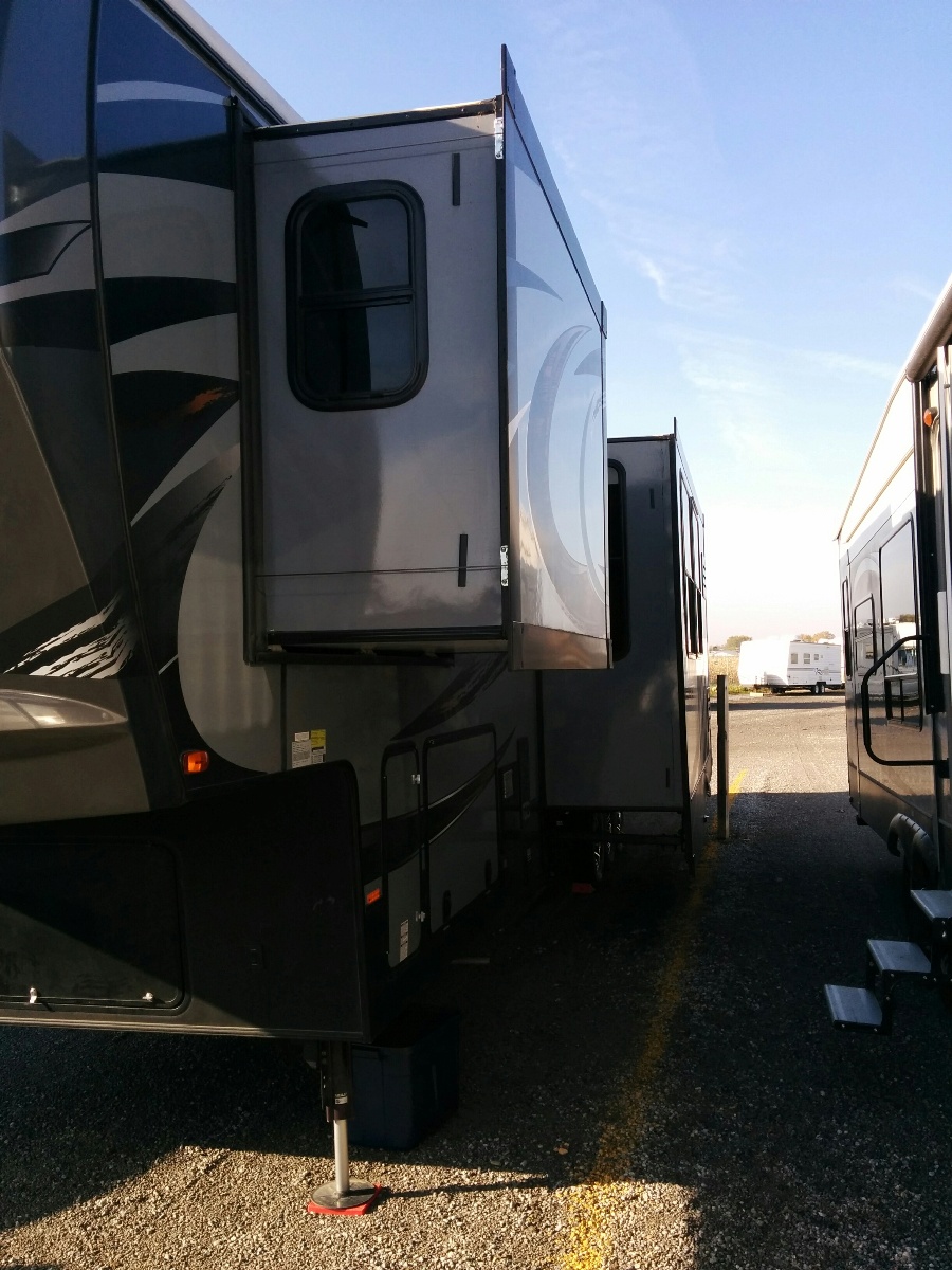 2015 Heartland Cyclone CY4200 - Fifth Wheel - Toy Hauler