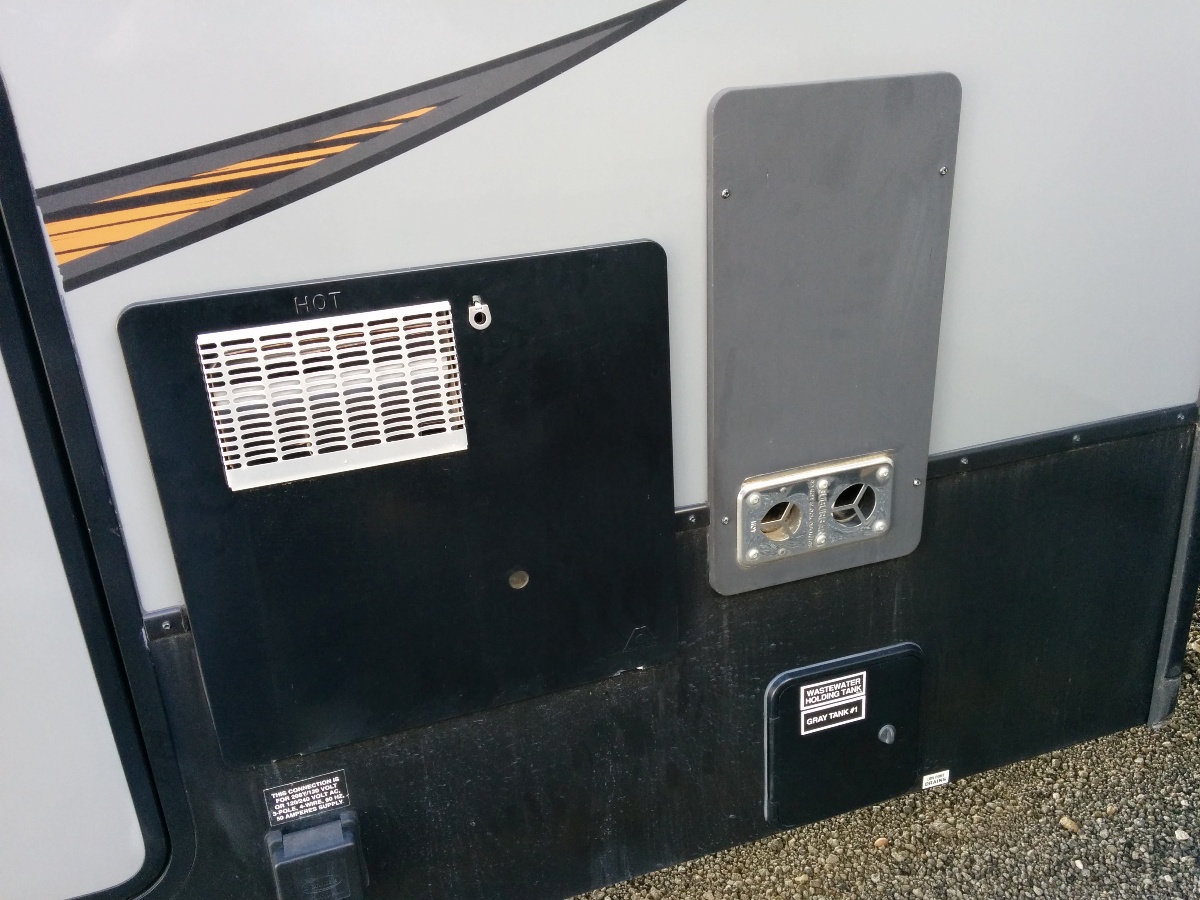 2015 Heartland Cyclone CY4200 - Fifth Wheel - Toy Hauler