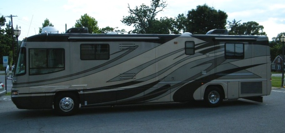 2004 Damon Escaper - Class A Diesel - Bedford, VA - DreamFindersRV.com