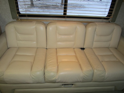 2000 Winnebago Ultimate Freedom in Arkansas