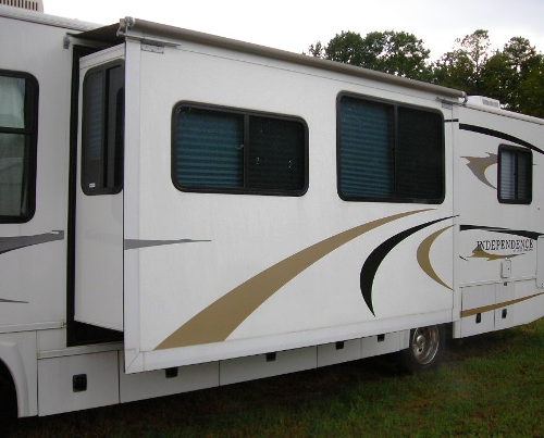 2007 Gulf Stream INDEPENDENCE Series M-8330-FORD V-10 - 33FT