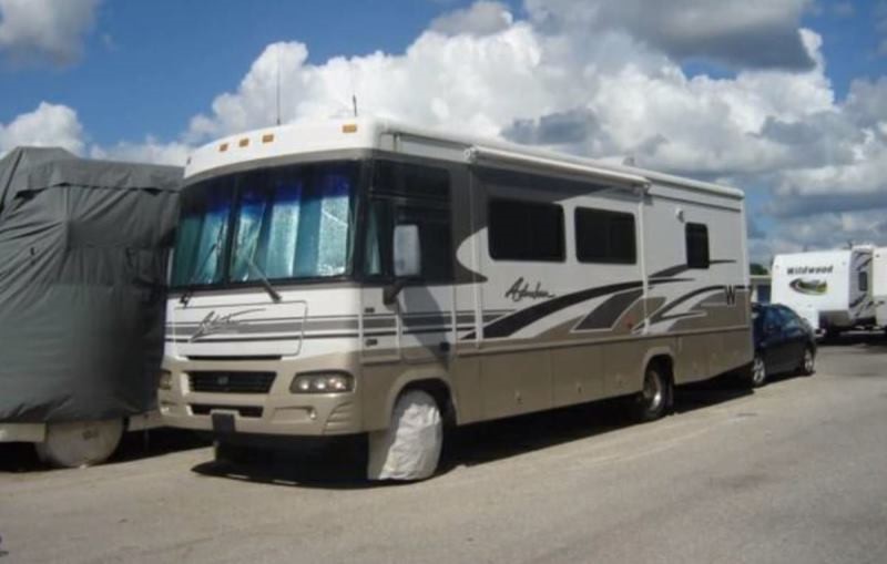 2003 Winnebago Adventurer, PHOTOS, Details, Brochure with Floorplan
