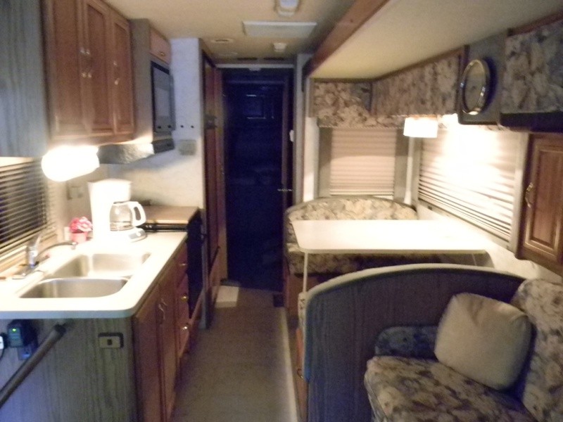 1997 Winnebago Adventurer 34RQ, PHOTOS, Details, Brochure, Floorplan