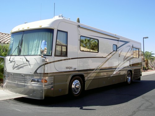 2000 Country Coach Magna 36ft Class A Diesel in Surprise, Arizona