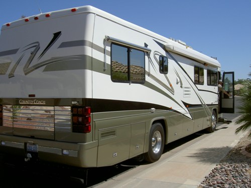 2000 Country Coach Magna 36ft Class A Diesel in Surprise, Arizona